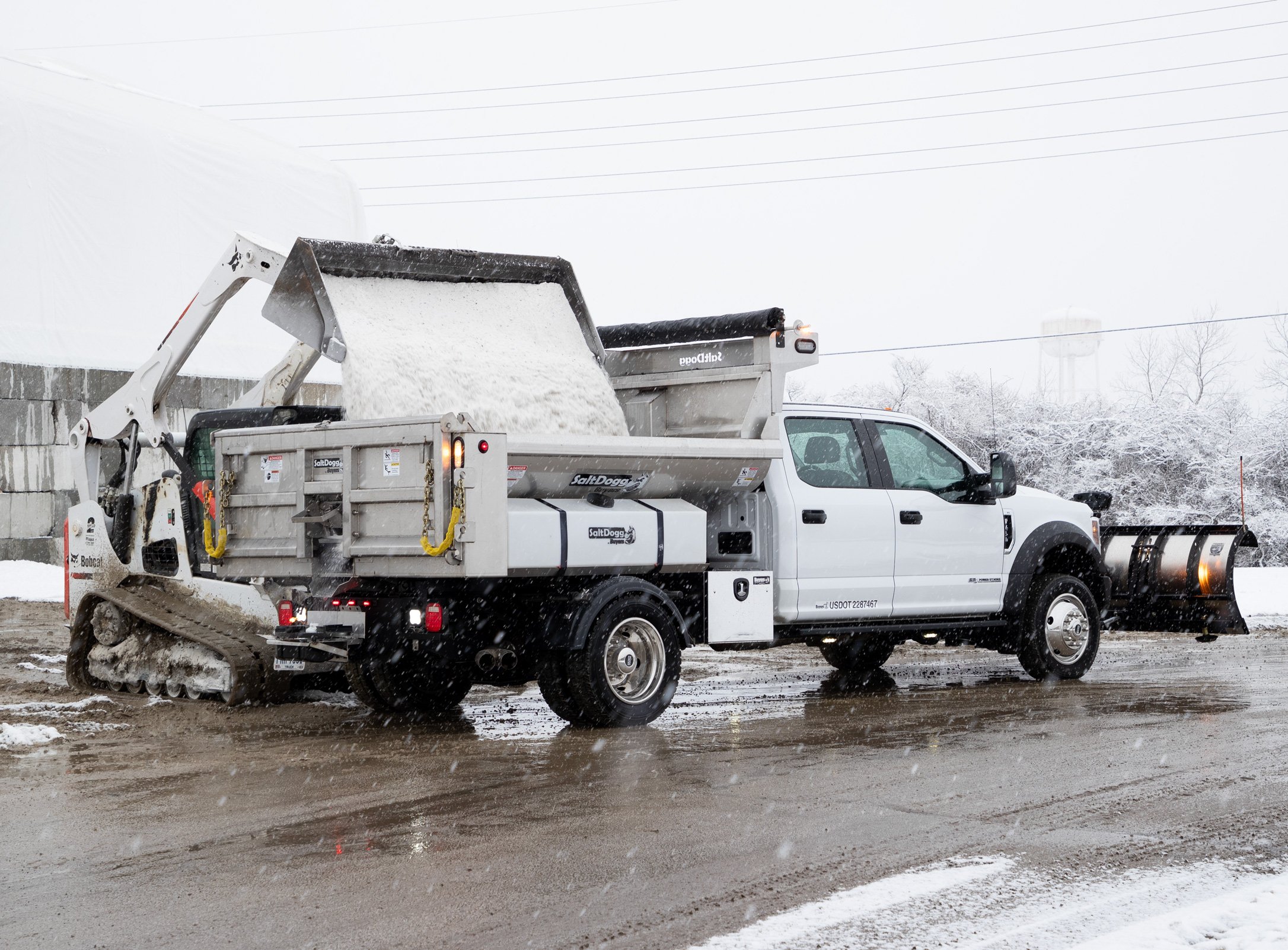 Buyers Products SALTDOGG® Medium Duty MDS Combination Dump Spreader